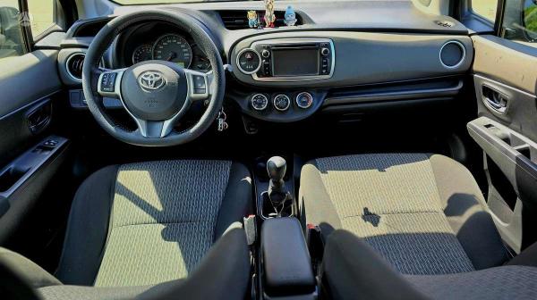 Grey Toyota Yaris 2013 in Klaipeda, with an engine capacity of 1.00 L and mileage of 58 thousand km for 4999 €, photo 8 on AUTOMOTO.COM.LV