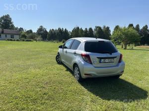 Grey Toyota Yaris 2013 in Ogre, with an engine capacity of 1.00 L and mileage of 194 thousand km for 4800 €, photo 5 on AUTOMOTO.COM.LV