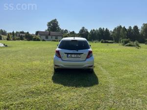 Grey Toyota Yaris 2013 in Ogre, with an engine capacity of 1.00 L and mileage of 194 thousand km for 4800 €, photo 6 on AUTOMOTO.COM.LV