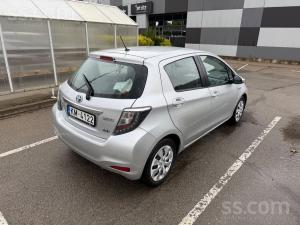 Pelēks Toyota Yaris 2013 Rīga, ar dzinēja tilpumu 1.50 L un nobraukumu 237 tūkst. km par 4800 €, foto 4 vietnē AUTOMOTO.COM.LV