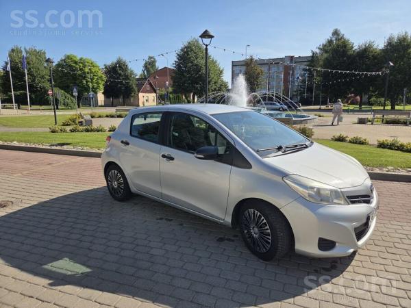 Grey Toyota Yaris 2013 in Riga, with an engine capacity of 1.30 L and mileage of 220 thousand km for 2950 €, photo 6 on AUTOMOTO.COM.LV