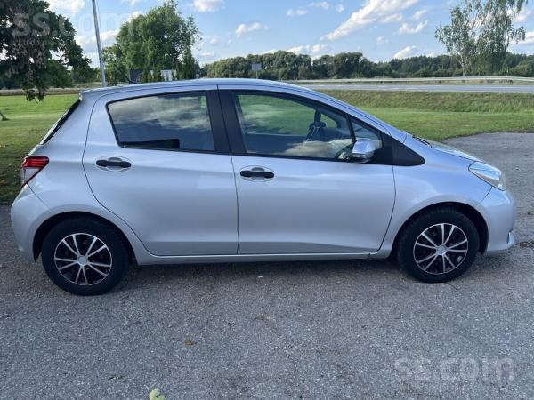 Grey Toyota Yaris 2013 in Rezekne, with an engine capacity of 1.30 L and mileage of 278 thousand km for 3550 €, photo 5 on AUTOMOTO.COM.LV