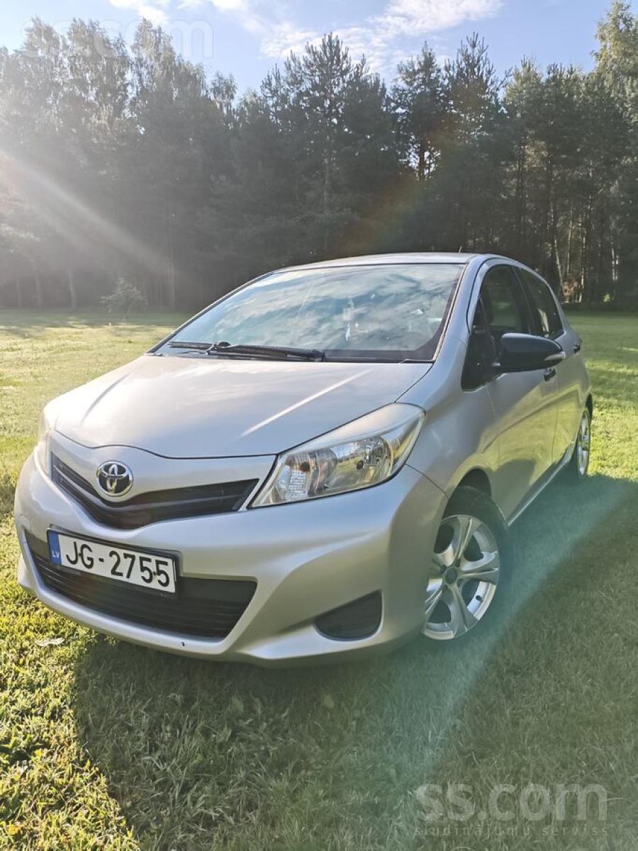 Pelēks Toyota Yaris 2013 Rīga, ar dzinēja tilpumu 1.30 L un nobraukumu 220 tūkst. km par 2950 €, foto 5 vietnē AUTOMOTO.COM.LV