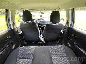 Pelēks Toyota Yaris 2013 Rīga, ar dzinēja tilpumu 1.30 L un nobraukumu 220 tūkst. km par 2950 €, foto 9 vietnē AUTOMOTO.COM.LV