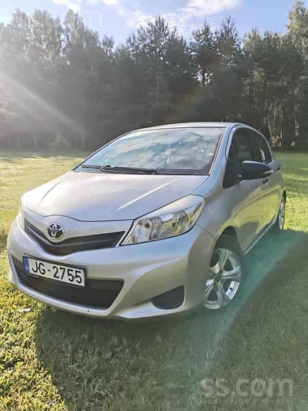 Grey Toyota Yaris 2013 in Riga, with an engine capacity of 1.30 L and mileage of 220 thousand km for 2950 €, photo 5 on AUTOMOTO.COM.LV