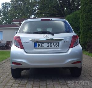 Grey Toyota Yaris 2013 in Riga, with an engine capacity of 1.40 L and mileage of 130 thousand km for 4900 €, photo 3 on AUTOMOTO.COM.LV