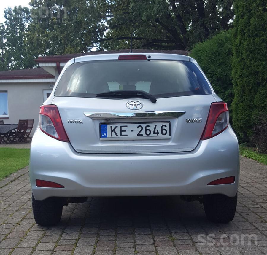 Grey Toyota Yaris 2013 in Riga, with an engine capacity of 1.40 L and mileage of 130 thousand km for 4900 €, photo 3 on AUTOMOTO.COM.LV
