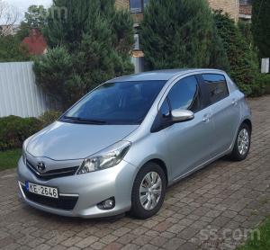 Grey Toyota Yaris 2013 in Riga, with an engine capacity of 1.40 L and mileage of 130 thousand km for 4900 €, photo 7 on AUTOMOTO.COM.LV