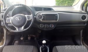 Grey Toyota Yaris 2013 in Riga, with an engine capacity of 1.40 L and mileage of 130 thousand km for 4900 €, photo 8 on AUTOMOTO.COM.LV