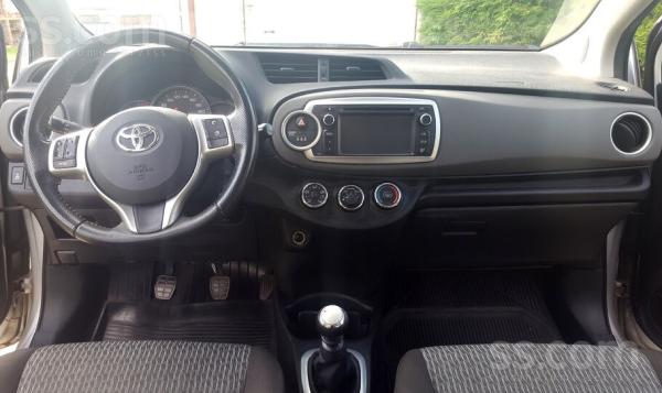 Grey Toyota Yaris 2013 in Riga, with an engine capacity of 1.40 L and mileage of 130 thousand km for 4900 €, photo 8 on AUTOMOTO.COM.LV