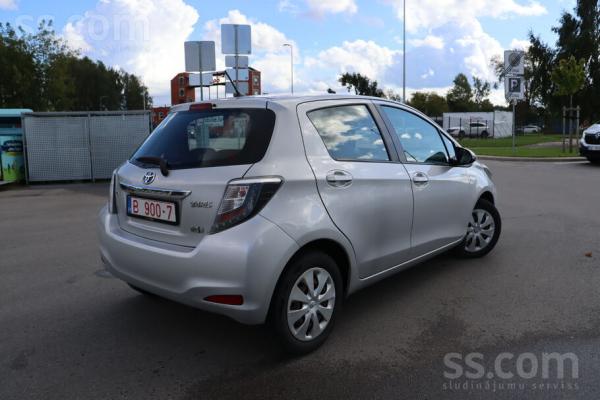 Grey Toyota Yaris 2013 in Riga, with an engine capacity of 1.50 L and mileage of 149 thousand km for 7990 €, photo 6 on AUTOMOTO.COM.LV
