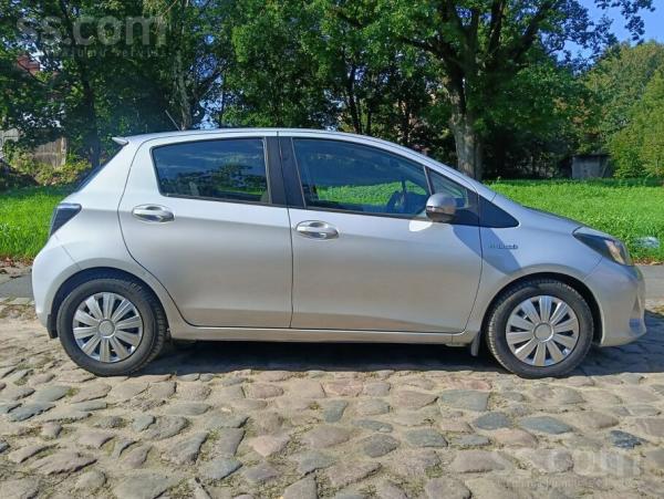 Pelēks Toyota Yaris 2013 Rīga, ar dzinēja tilpumu 1.50 L un nobraukumu 437 tūkst. km par 4650 €, foto 7 vietnē AUTOMOTO.COM.LV