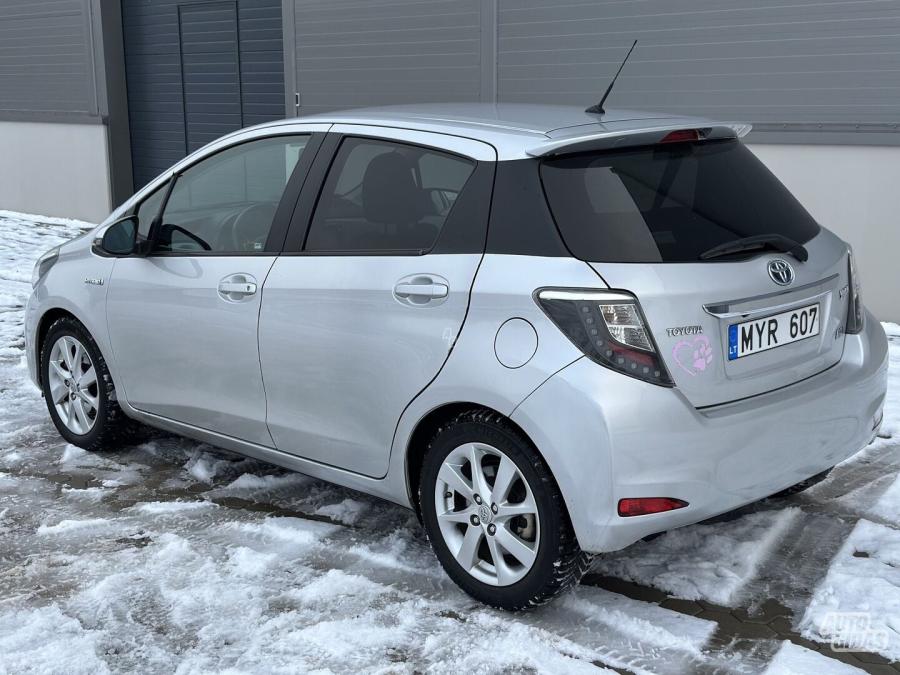 Grey Toyota Yaris 2014 in Kaunas, with an engine capacity of 1.50 L and mileage of 143 thousand km for 8000 €, photo 5 on AUTOMOTO.COM.LV