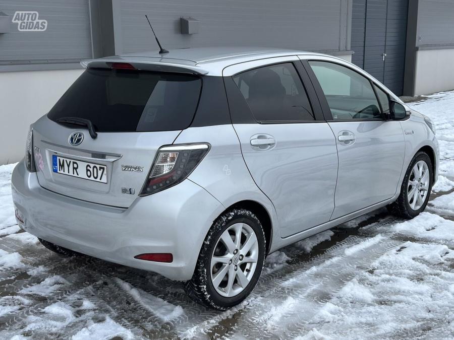 Grey Toyota Yaris 2014 in Kaunas, with an engine capacity of 1.50 L and mileage of 143 thousand km for 8000 €, photo 6 on AUTOMOTO.COM.LV