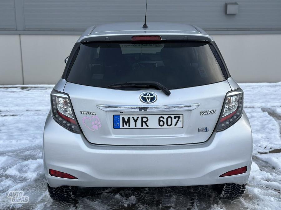 Grey Toyota Yaris 2014 in Kaunas, with an engine capacity of 1.50 L and mileage of 143 thousand km for 8000 €, photo 8 on AUTOMOTO.COM.LV