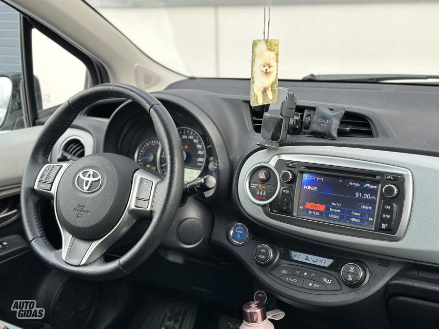Grey Toyota Yaris 2014 in Kaunas, with an engine capacity of 1.50 L and mileage of 143 thousand km for 8000 €, photo 13 on AUTOMOTO.COM.LV