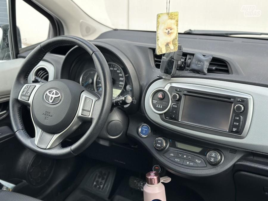 Grey Toyota Yaris 2014 in Kaunas, with an engine capacity of 1.50 L and mileage of 143 thousand km for 8000 €, photo 14 on AUTOMOTO.COM.LV
