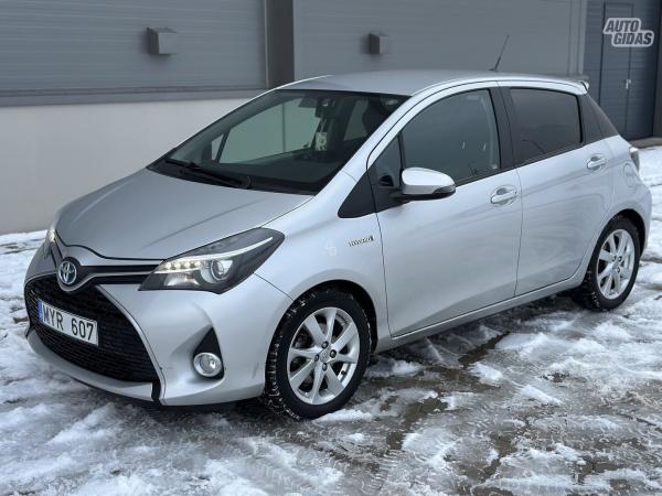 Pelēks Toyota Yaris 2014 Kauņa, ar dzinēja tilpumu 1.50 L un nobraukumu 143 tūkst. km par 7900 €, foto 3 vietnē AUTOMOTO.COM.LV