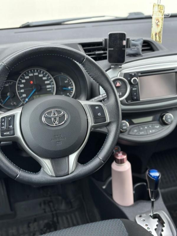 Pelēks Toyota Yaris 2014 Kauņa, ar dzinēja tilpumu 1.50 L un nobraukumu 143 tūkst. km par 7900 €, foto 10 vietnē AUTOMOTO.COM.LV