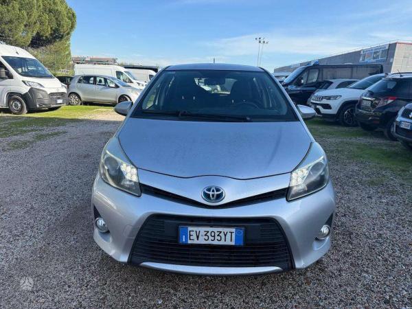 Grey Toyota Yaris 2014 in Siauliai, with an engine capacity of 1.50 L and mileage of 146 thousand km for 5650 €, photo 2 on AUTOMOTO.COM.LV