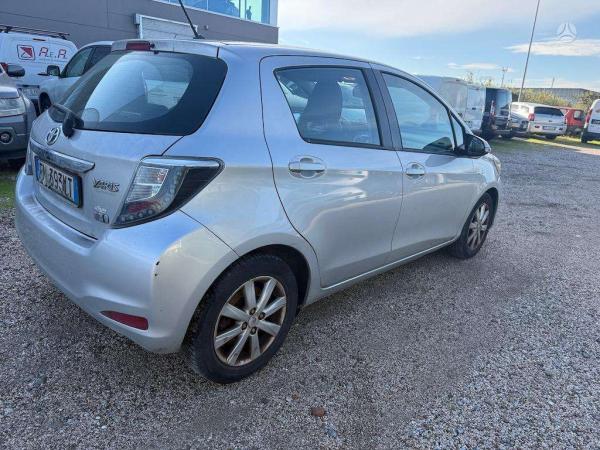 Grey Toyota Yaris 2014 in Siauliai, with an engine capacity of 1.50 L and mileage of 146 thousand km for 5650 €, photo 5 on AUTOMOTO.COM.LV
