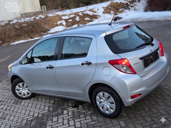 Grey Toyota Yaris 2014 in Vilnius, with an engine capacity of 1.40 L and mileage of 200 thousand km for 3800 €, photo 4 on AUTOMOTO.COM.LV