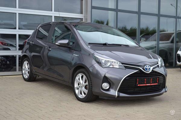 Pelēks Toyota Yaris 2014 Viļņa, ar dzinēja tilpumu 1.50 L un nobraukumu 204 tūkst. km par 9000 €, foto 5 vietnē AUTOMOTO.COM.LV
