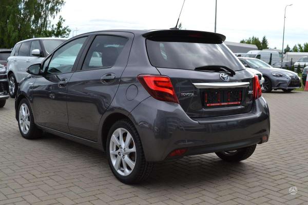 Pelēks Toyota Yaris 2014 Viļņa, ar dzinēja tilpumu 1.50 L un nobraukumu 204 tūkst. km par 9000 €, foto 10 vietnē AUTOMOTO.COM.LV