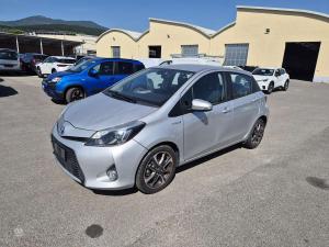 Pelēks Toyota Yaris 2014 Panevēža, ar dzinēja tilpumu 1.50 L un nobraukumu 122 tūkst. km par 5200 €, foto  vietnē AUTOMOTO.COM.LV