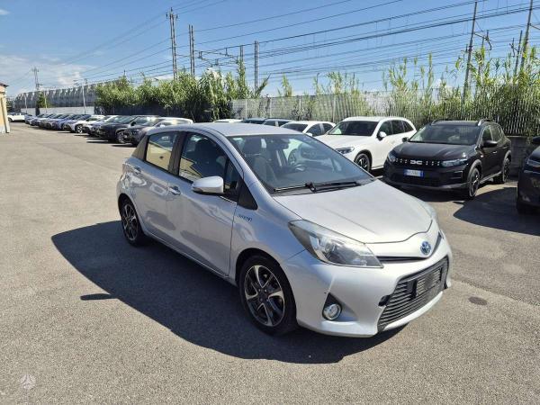 Grey Toyota Yaris 2014 in Panevezys, with an engine capacity of 1.50 L and mileage of 122 thousand km for 5200 €, photo 2 on AUTOMOTO.COM.LV