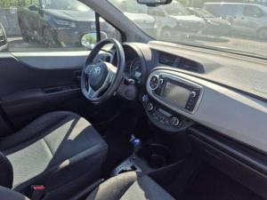 Grey Toyota Yaris 2014 in Panevezys, with an engine capacity of 1.50 L and mileage of 122 thousand km for 5200 €, photo 6 on AUTOMOTO.COM.LV
