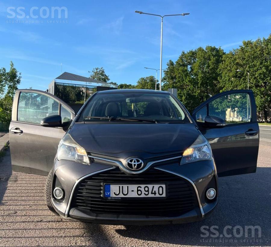Grey Toyota Yaris 2014 in Riga, with an engine capacity of 1.50 L and mileage of 132 thousand km for 4800 €, photo 4 on AUTOMOTO.COM.LV