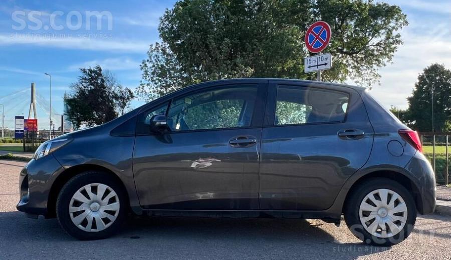 Grey Toyota Yaris 2014 in Riga, with an engine capacity of 1.50 L and mileage of 132 thousand km for 4800 €, photo 5 on AUTOMOTO.COM.LV