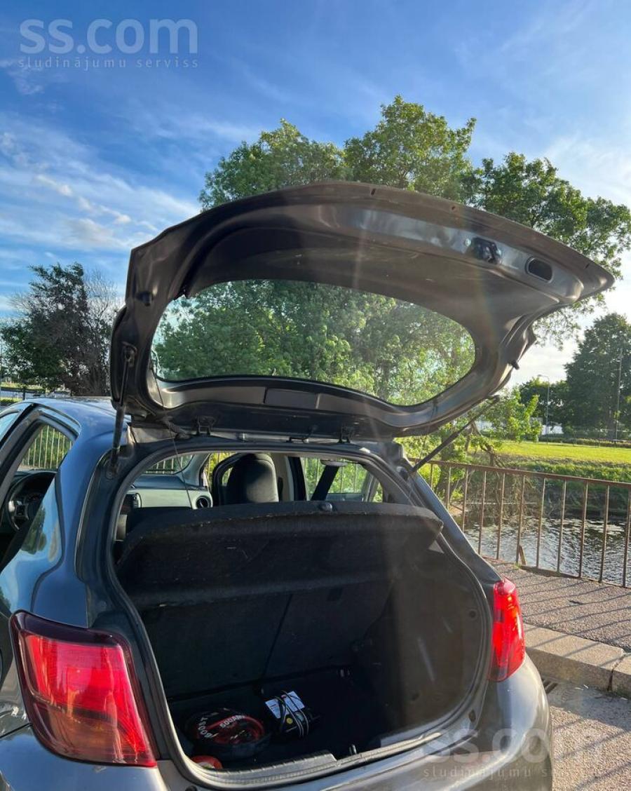 Grey Toyota Yaris 2014 in Riga, with an engine capacity of 1.50 L and mileage of 132 thousand km for 4800 €, photo 8 on AUTOMOTO.COM.LV