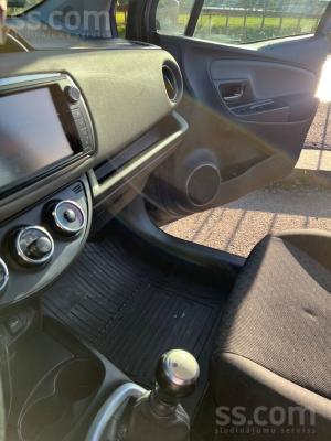 Grey Toyota Yaris 2014 in Riga, with an engine capacity of 1.50 L and mileage of 132 thousand km for 4800 €, photo 11 on AUTOMOTO.COM.LV