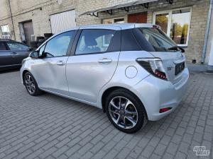 Grey Toyota Yaris 2014 in Marijampole, with an engine capacity of 1.50 L and mileage of 121 thousand km for 5499 €, photo 3 on AUTOMOTO.COM.LV