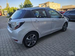 Grey Toyota Yaris 2014 in Marijampole, with an engine capacity of 1.50 L and mileage of 121 thousand km for 5499 €, photo 5 on AUTOMOTO.COM.LV