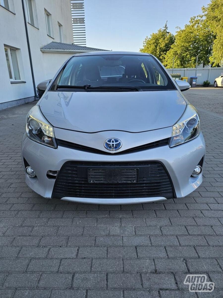 Grey Toyota Yaris 2014 in Marijampole, with an engine capacity of 1.50 L and mileage of 121 thousand km for 5499 €, photo 8 on AUTOMOTO.COM.LV