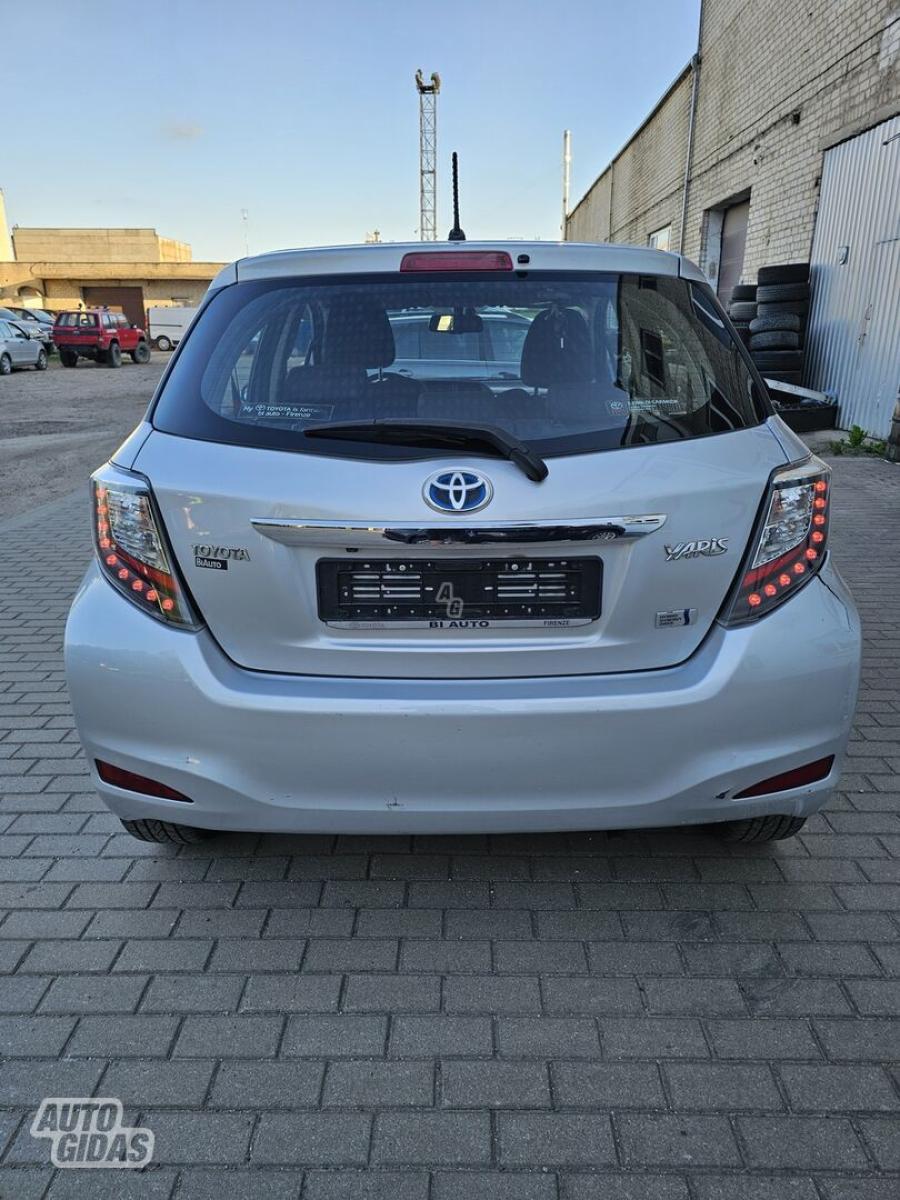 Grey Toyota Yaris 2014 in Marijampole, with an engine capacity of 1.50 L and mileage of 121 thousand km for 5499 €, photo 9 on AUTOMOTO.COM.LV