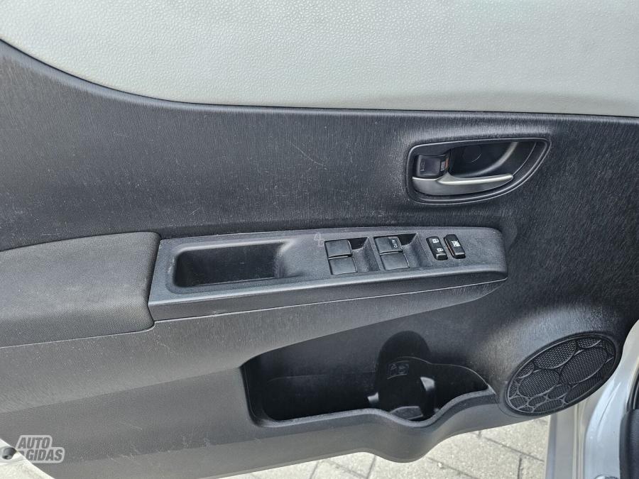 Grey Toyota Yaris 2014 in Marijampole, with an engine capacity of 1.50 L and mileage of 121 thousand km for 5499 €, photo 10 on AUTOMOTO.COM.LV