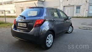 Pelēks Toyota Yaris 2014 Rīga, ar dzinēja tilpumu 1.30 L un nobraukumu 133 tūkst. km par 5600 €, foto 5 vietnē AUTOMOTO.COM.LV