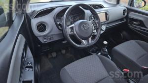 Pelēks Toyota Yaris 2014 Rīga, ar dzinēja tilpumu 1.30 L un nobraukumu 133 tūkst. km par 5600 €, foto 8 vietnē AUTOMOTO.COM.LV