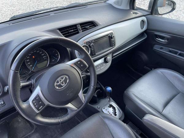 Pelēks Toyota Yaris 2014 Kauņa, ar dzinēja tilpumu 1.50 L un nobraukumu 220 tūkst. km par 7350 €, foto 9 vietnē AUTOMOTO.COM.LV