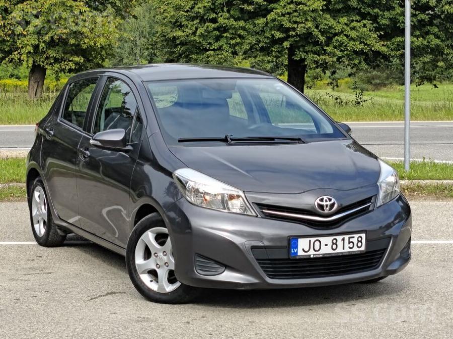 Pelēks Toyota Yaris 2014 Ogre, ar dzinēja tilpumu 1.30 L un nobraukumu 133 tūkst. km par 4750 €, foto 1 vietnē AUTOMOTO.COM.LV