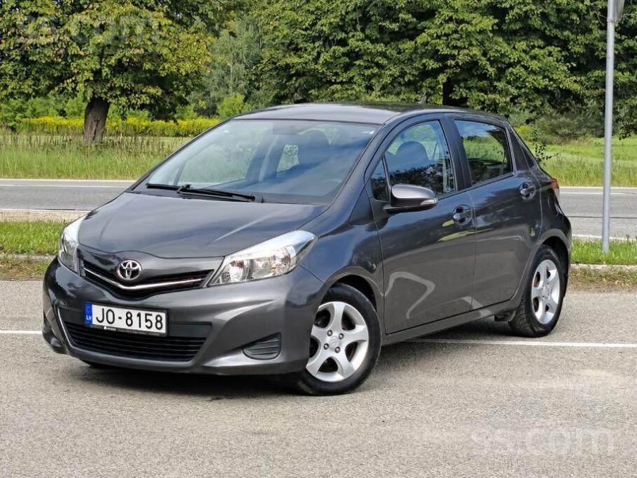Pelēks Toyota Yaris 2014 Ogre, ar dzinēja tilpumu 1.30 L un nobraukumu 133 tūkst. km par 4750 €, foto 4 vietnē AUTOMOTO.COM.LV