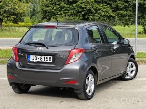 Pelēks Toyota Yaris 2014 Ogre, ar dzinēja tilpumu 1.30 L un nobraukumu 133 tūkst. km par 4750 €, foto 9 vietnē AUTOMOTO.COM.LV