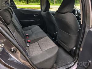 Pelēks Toyota Yaris 2014 Ogre, ar dzinēja tilpumu 1.30 L un nobraukumu 133 tūkst. km par 4750 €, foto 12 vietnē AUTOMOTO.COM.LV