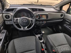 Pelēks Toyota Yaris 2014 Ogre, ar dzinēja tilpumu 1.30 L un nobraukumu 133 tūkst. km par 4750 €, foto 13 vietnē AUTOMOTO.COM.LV