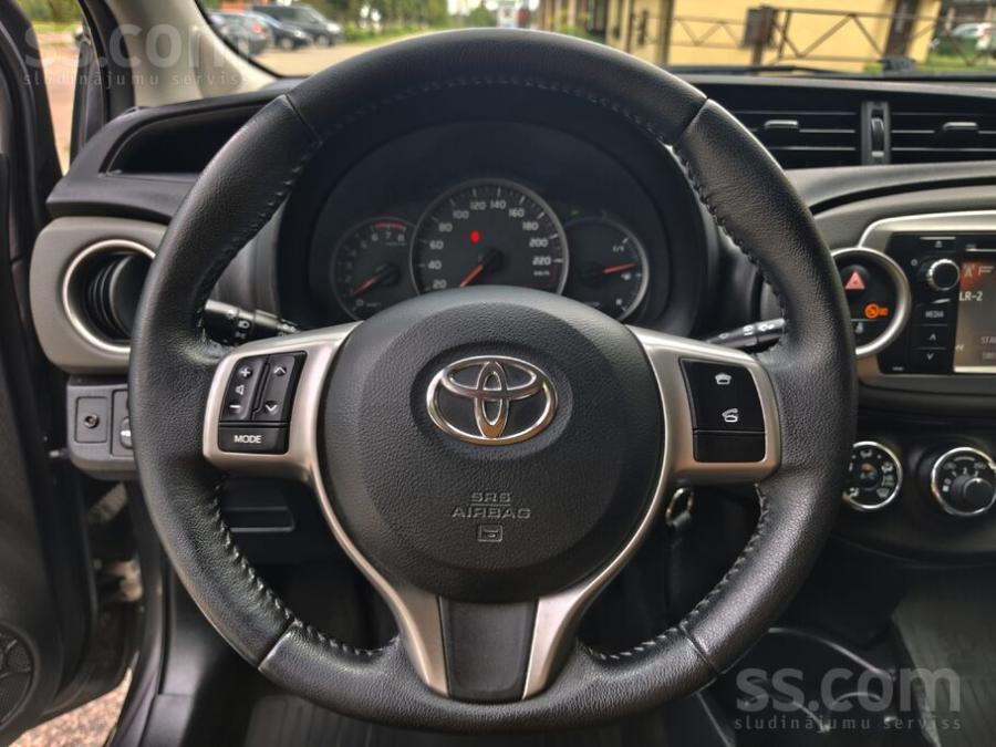 Pelēks Toyota Yaris 2014 Ogre, ar dzinēja tilpumu 1.30 L un nobraukumu 133 tūkst. km par 4750 €, foto 18 vietnē AUTOMOTO.COM.LV