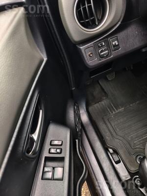 Pelēks Toyota Yaris 2014 Ogre, ar dzinēja tilpumu 1.30 L un nobraukumu 133 tūkst. km par 4750 €, foto 20 vietnē AUTOMOTO.COM.LV